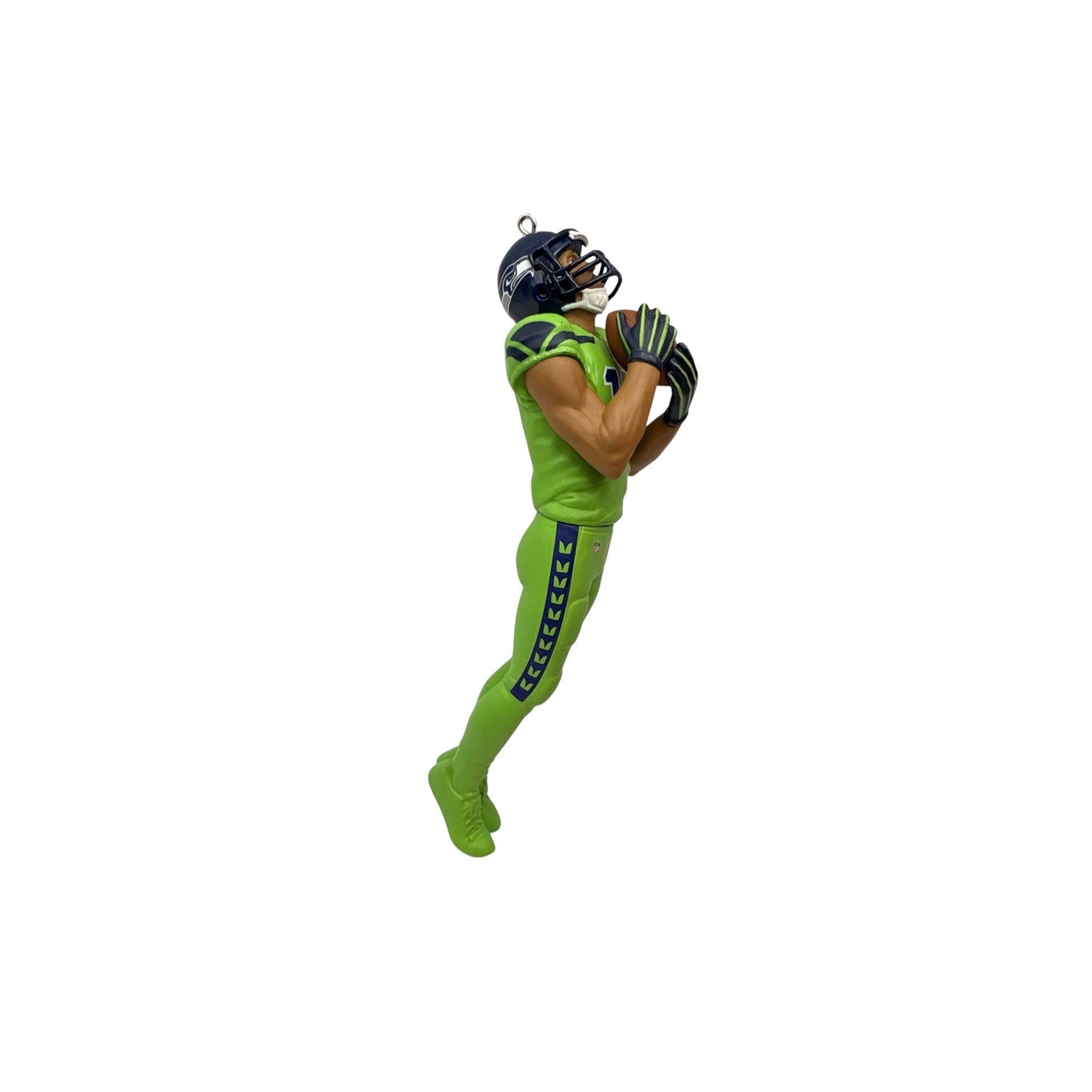 2021 Tyler Lockett Hallmark Ornament (Football Legends) QXI7355 ...